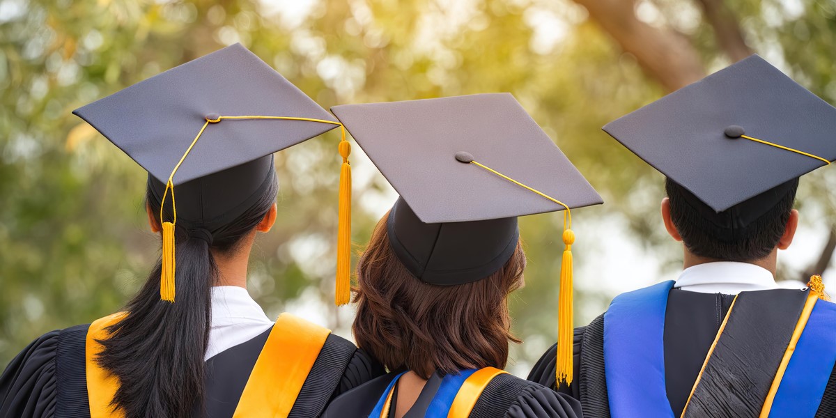 Čapka, prsten nebo obraz. Osm mement pro absolventy VŠ - Tipy a rady ...