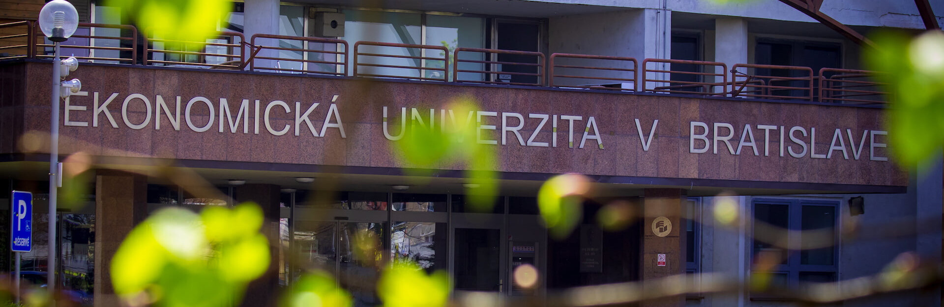 Ekonomická univerzita v Bratislave - VysokeSkoly.sk